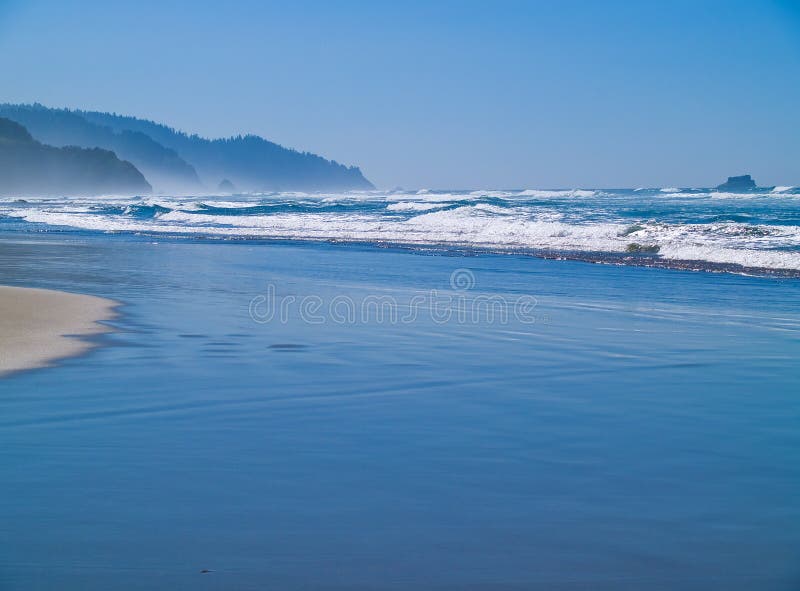 Ocean Waves on the Shore stock image. Image of break - 29529785