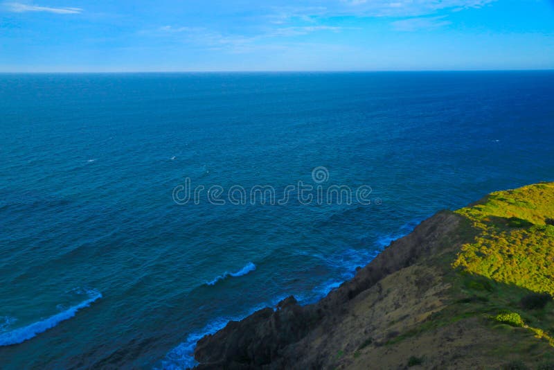 Oceano azul infinito imagem de stock. Imagem de desengate - 122259855