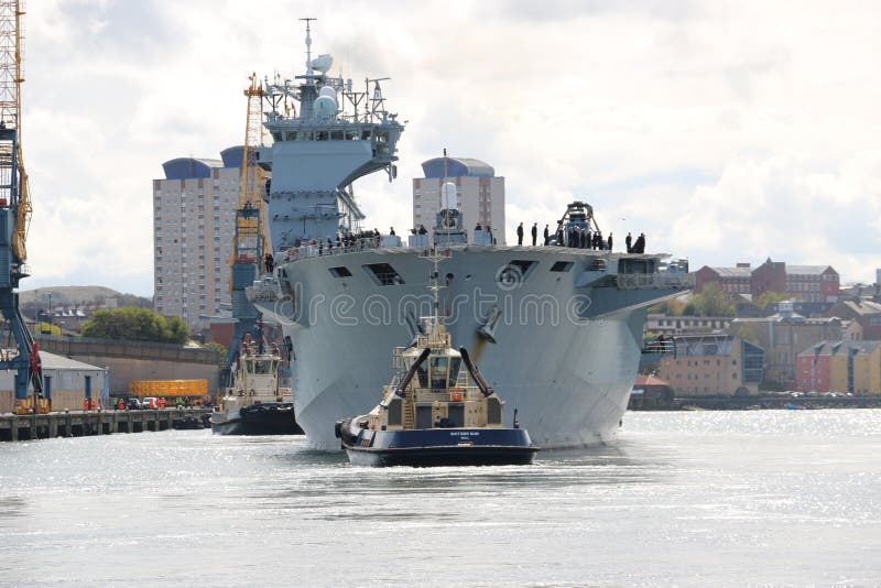 Oceano Do HMS Que Chega Em Sunderland, O 1º De Maio De 2015 Imagem ...
