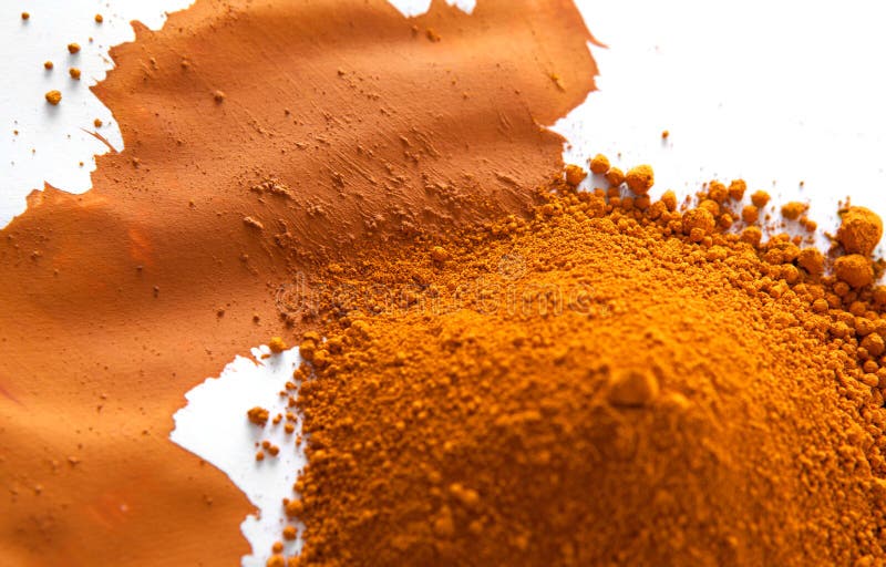 Ocre, Um Pigmento Natural Da Terra Imagem de Stock - Imagem de molhado ...