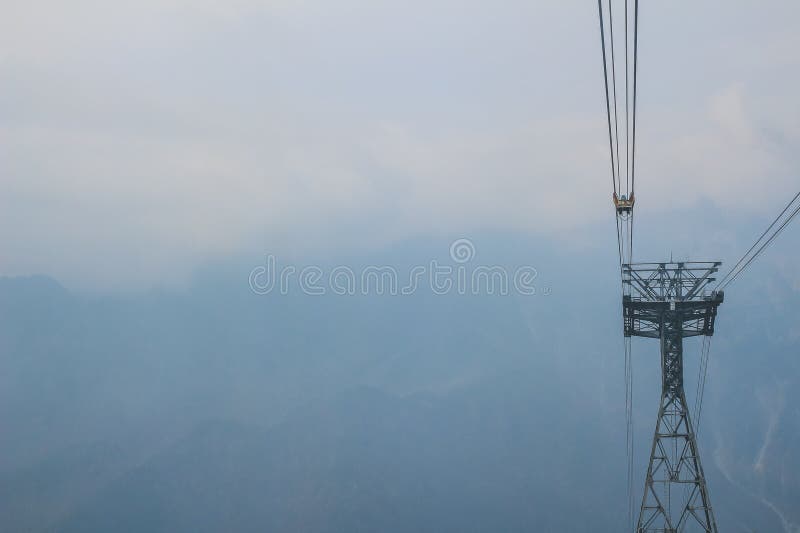 31 Oct 2013 Double Decker Ropeway, the Ropeway in Shinhotaka Mountain ...