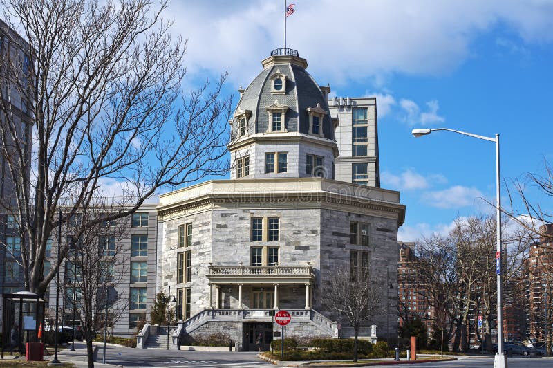 Octagon Tower, Roosevelt Island Editorial Photo - Image of clouds ...
