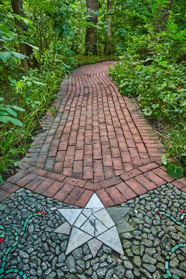 Octagram, Eight Pointed Star Pattern in Gravel with Painted Rocks and ...