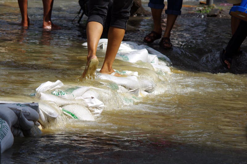 October 30,2011 Bangkok Flood Editorial Image - Image of humanitarian ...