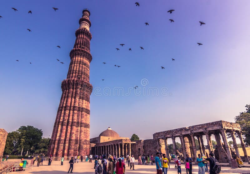October 27, 2014: Ruins of the Qutb Minar in New Delhi, India Editorial ...
