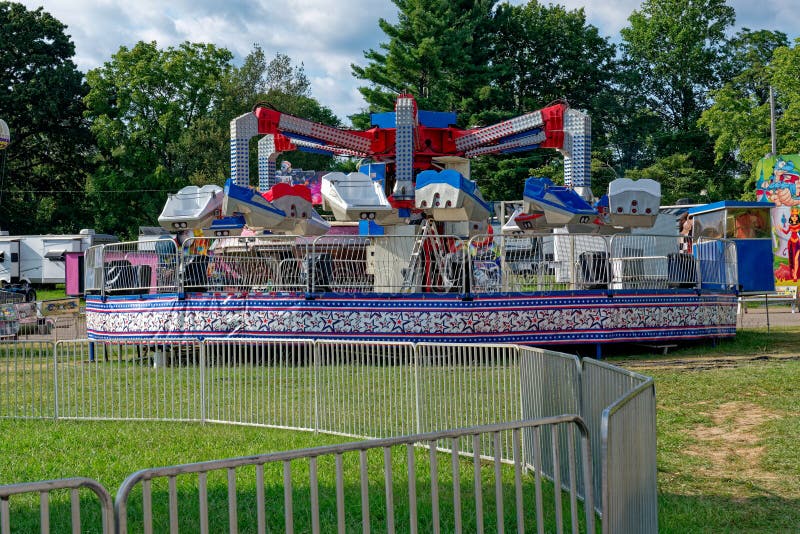 The octopus carnival ride stock photo. Image of maintain - 332007170