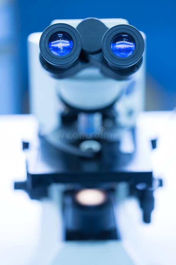 Ocular del microscopio foto de archivo. Imagen de laboratorio - 39002962