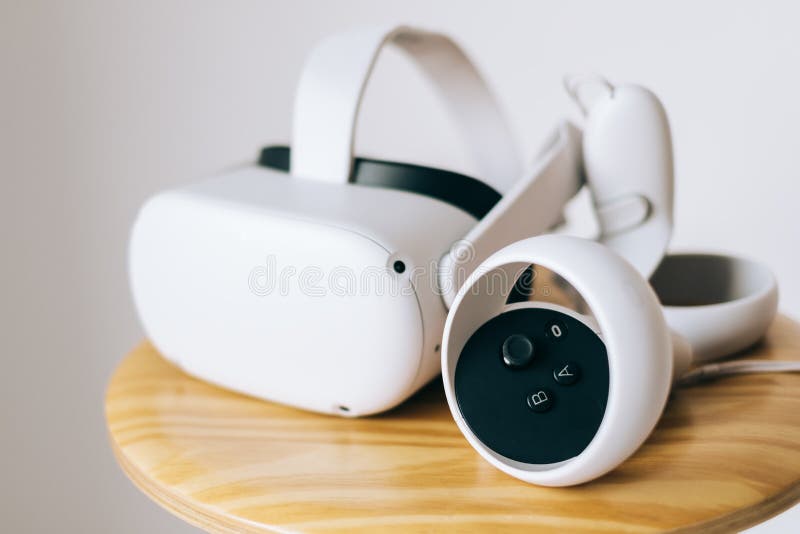 Oculus Quest 2 Virtual Reality Headset with Controllers Editorial Photo ...