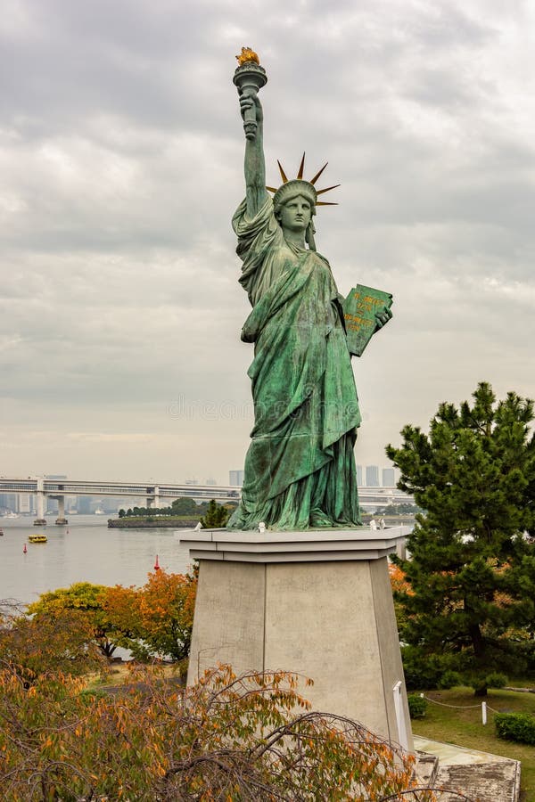 Odaiba Statue of Liberty in Tokyo, Japan Editorial Photo - Image of ...