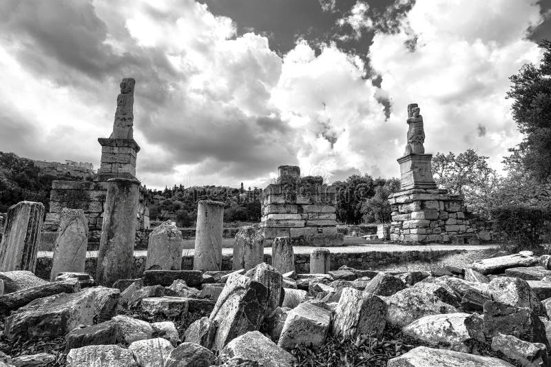 Odeon of Agrippa Statues in the Ancient Agora of Athens, Greece Stock ...