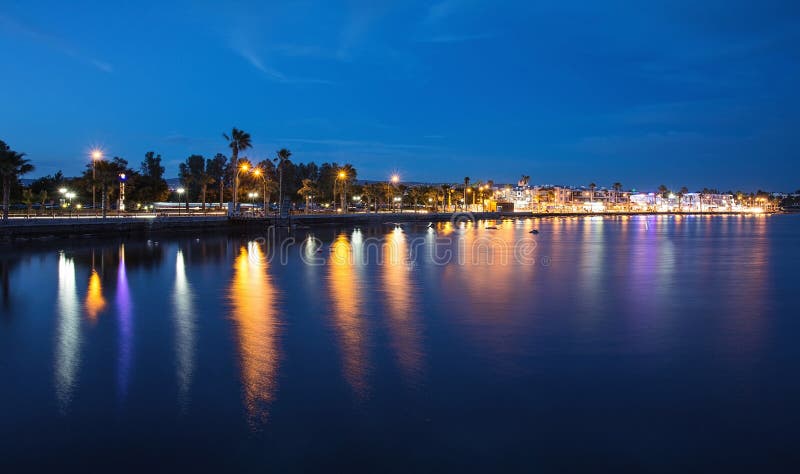 Castello Antico in Pafo Al Tramonto, Cipro Immagine Stock - Immagine di ...