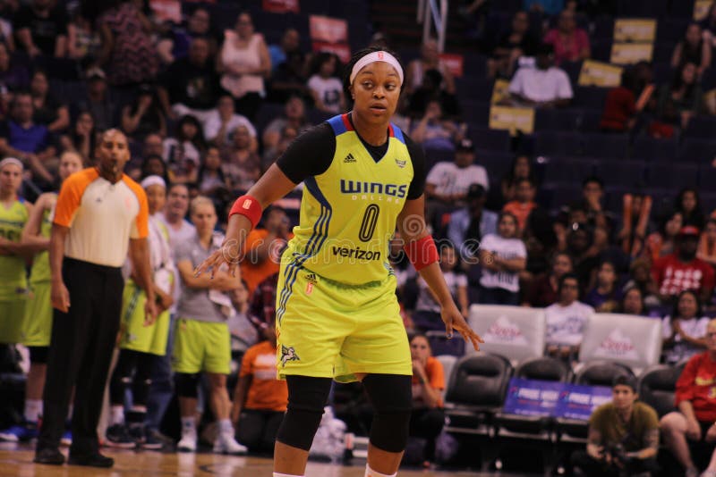 Odyssey Sims fotografia editorial. Imagem de basquete - 73177522