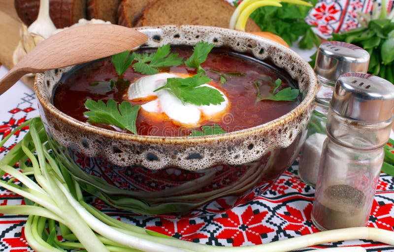 Traditionele borsjt stock foto. Image of restaurant, biet - 28554396