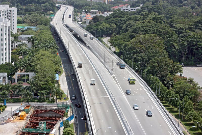 Pan Island Expressway editorial stock photo. Image of traffic - 125659468