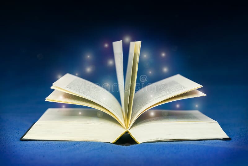 Magisches Buch offen stockbild. Bild von magisch, dokument - 38185037