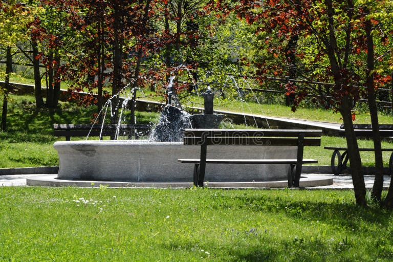 Offentlig springbrunn redaktionell arkivfoto. Bild av turism - 104082028