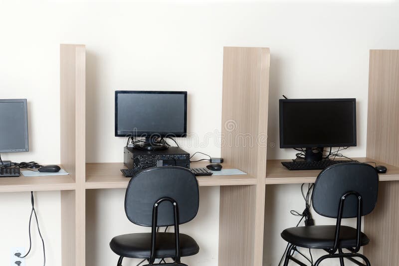 Office Desks with Computers, Computer Study Room, Call Center ...