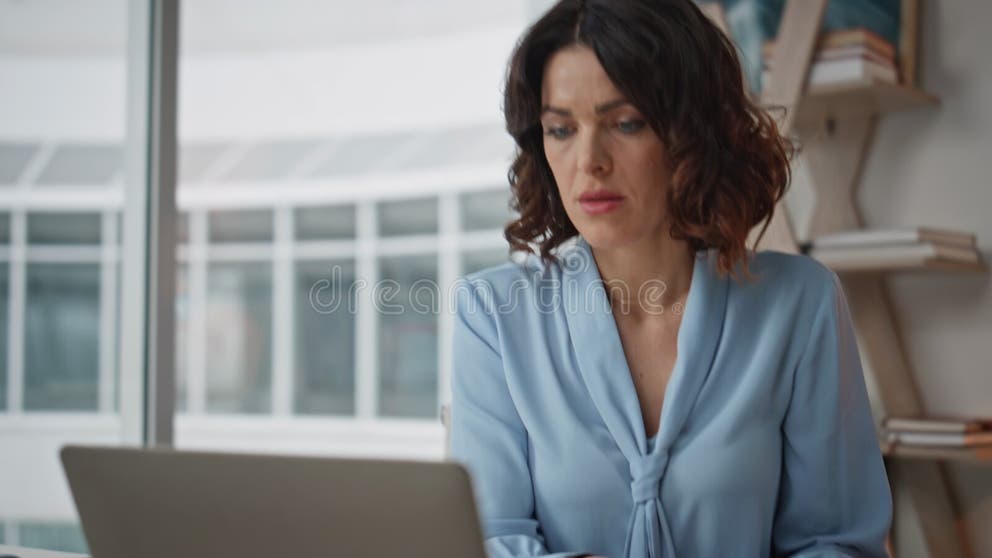 Office Worker Hand Writing Notes in Notebook at Workplace Closeup ...