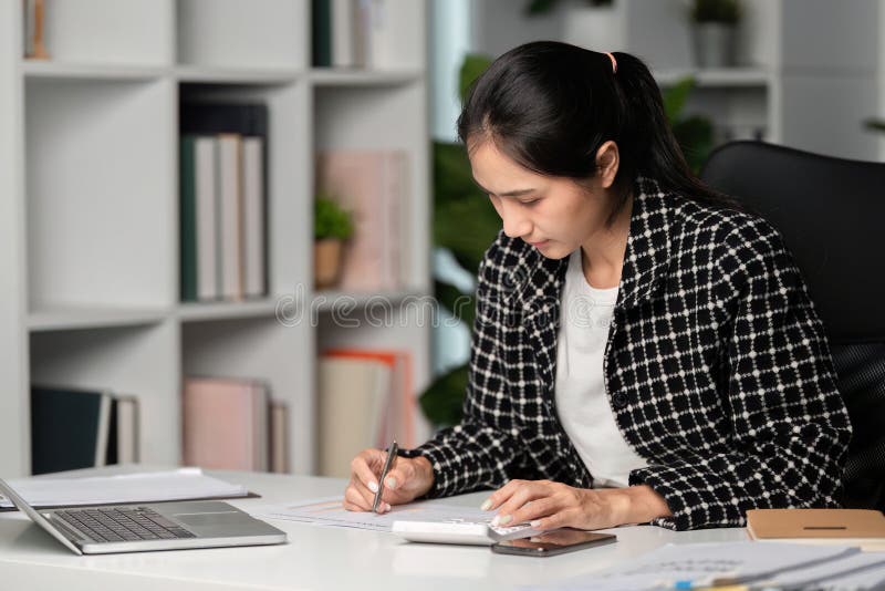 Office Workers Leaving Work Late, Dedicated Professional Working ...