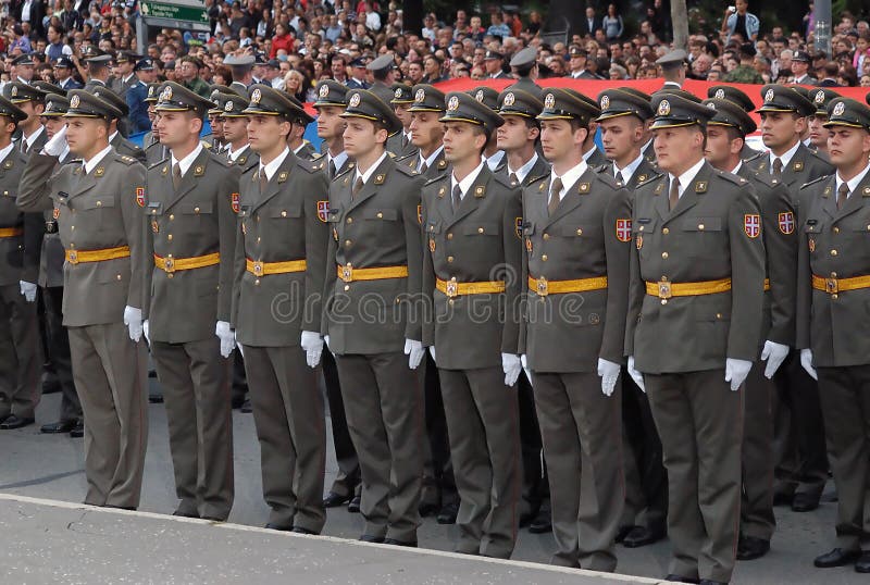 Officiers serbes neufs photo éditorial. Image du officiers - 16018851