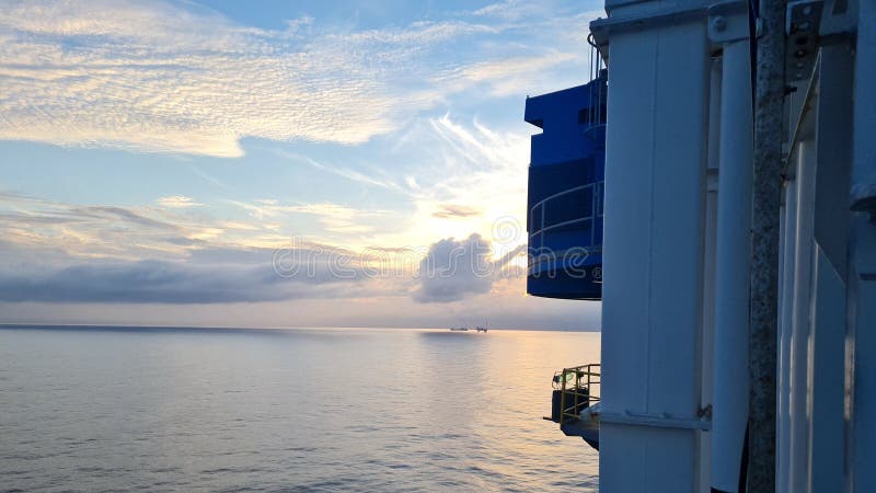 Morning View Topdeck Drilling Rig Stock Image - Image of beach, coast ...