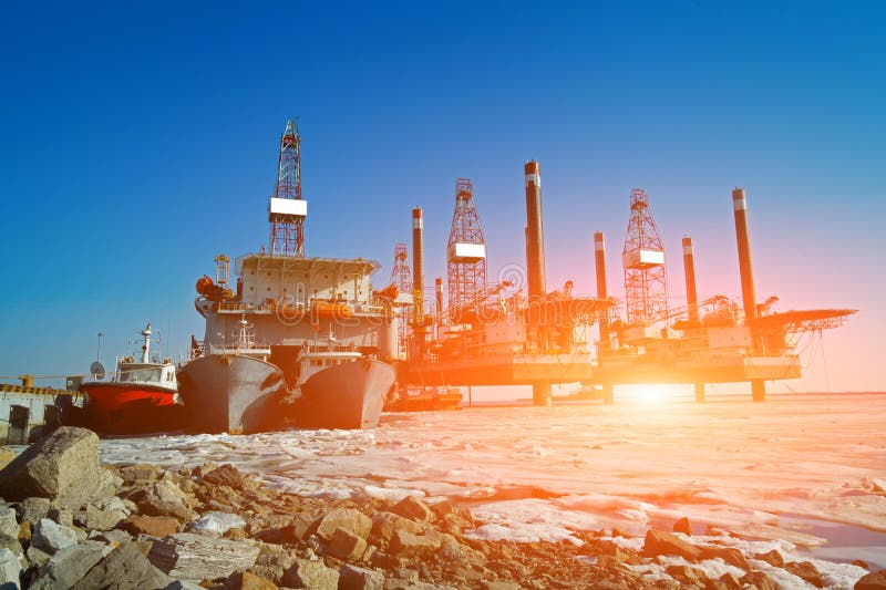 Offshore Oil Drilling Platform Stock Image - Image of platform, plant ...