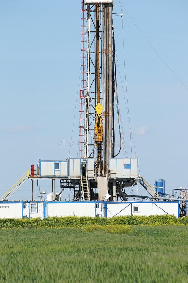 Offshore oil drilling rig stock image. Image of high - 47502757