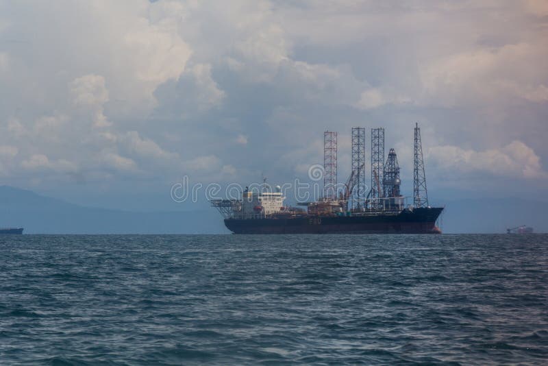 Offshore Oil Facilities in Brun Stock Photo - Image of pollution, power ...
