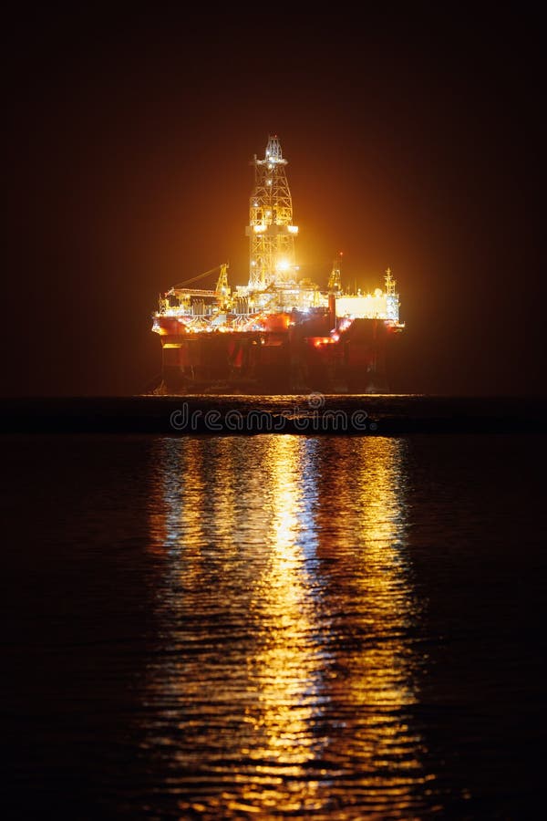 Offshore Oil Platform at Night Stock Image - Image of platform, plant ...