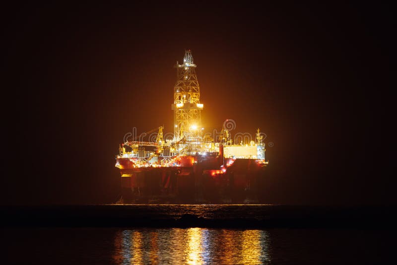 Offshore Oil Platform at Night Stock Image - Image of platform, plant ...