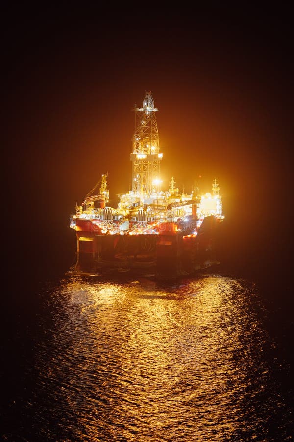 Offshore Oil Platform at Night Stock Image - Image of nature, equipment ...