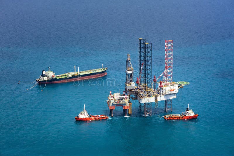 Offshore Oil Rig Drilling Platform Stock Image - Image of channel ...