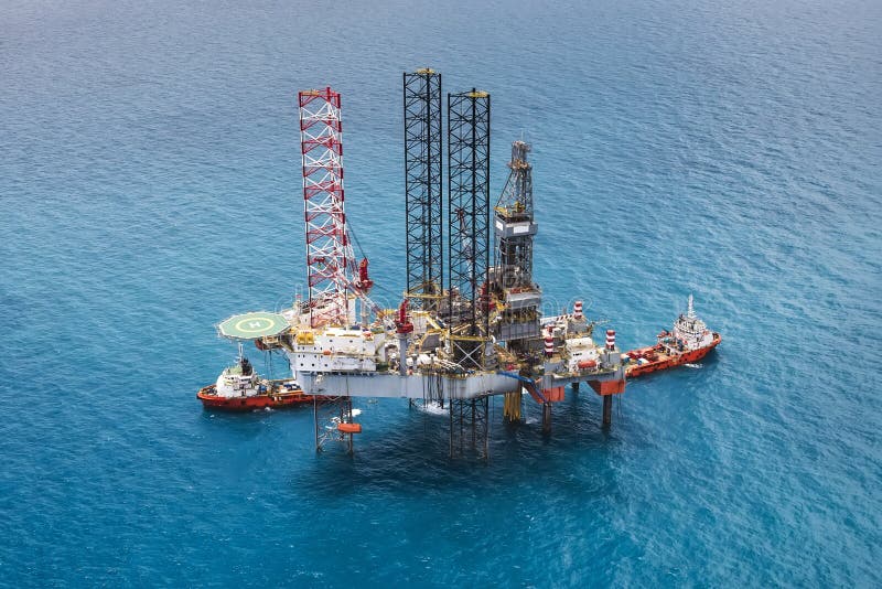 Offshore Oil Rig Drilling Platform Stock Image - Image of drill, ocean ...