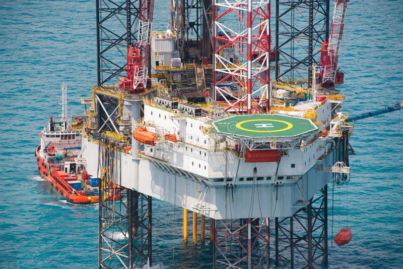 Offshore Oil Rig Drilling Platform Stock Photo - Image of outdoors ...
