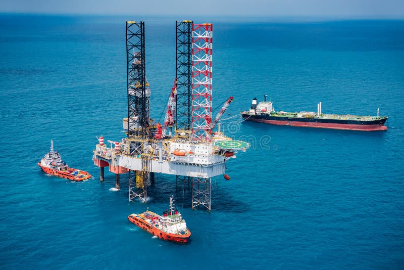 Offshore Oil Rig Drilling Platform Editorial Stock Image - Image of ...