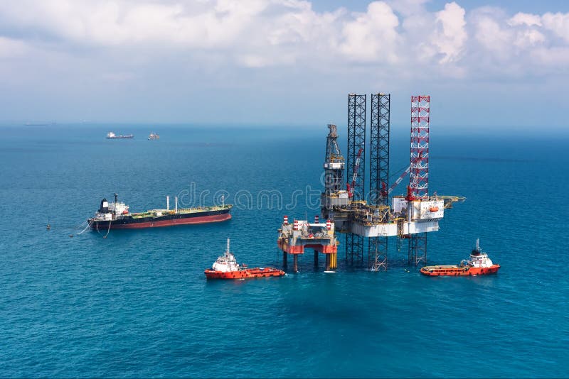 Offshore Oil Rig Drilling Platform Stock Photo - Image of fossil, flame ...