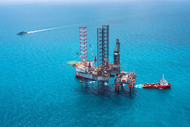 Offshore Oil Rig Drilling Platform Stock Image - Image of channel ...