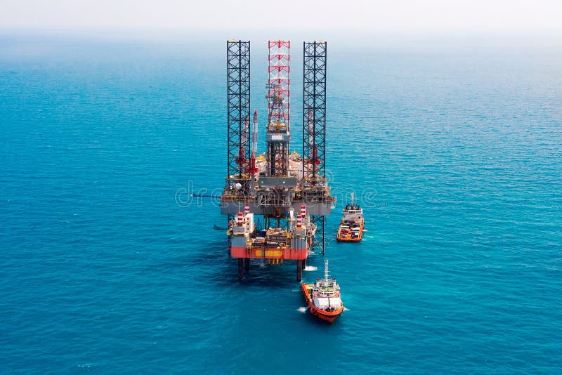Offshore Oil Rig Drilling Platform Stock Photo - Image of crude ...