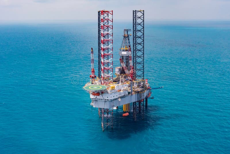 Offshore Oil Rig Drilling Platform Stock Photo - Image of industrial ...