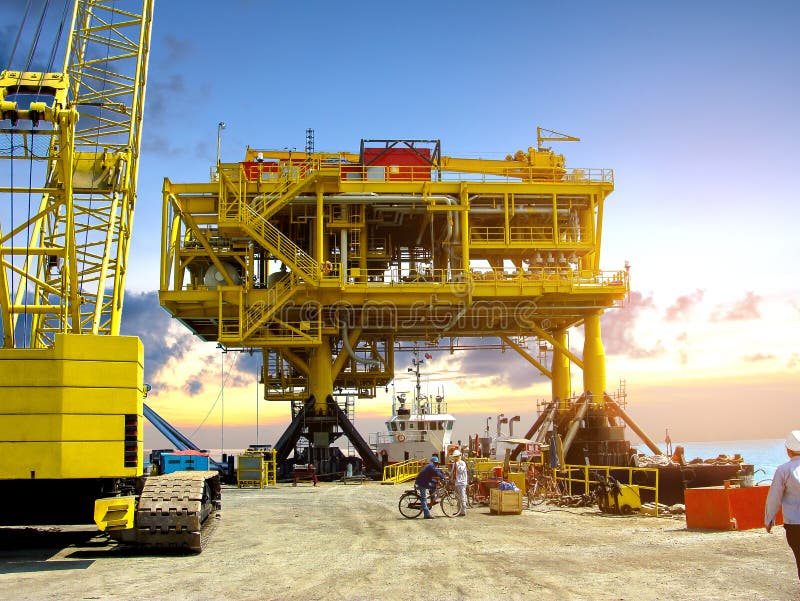 Rig Platform during Construction Editorial Photography - Image of build ...