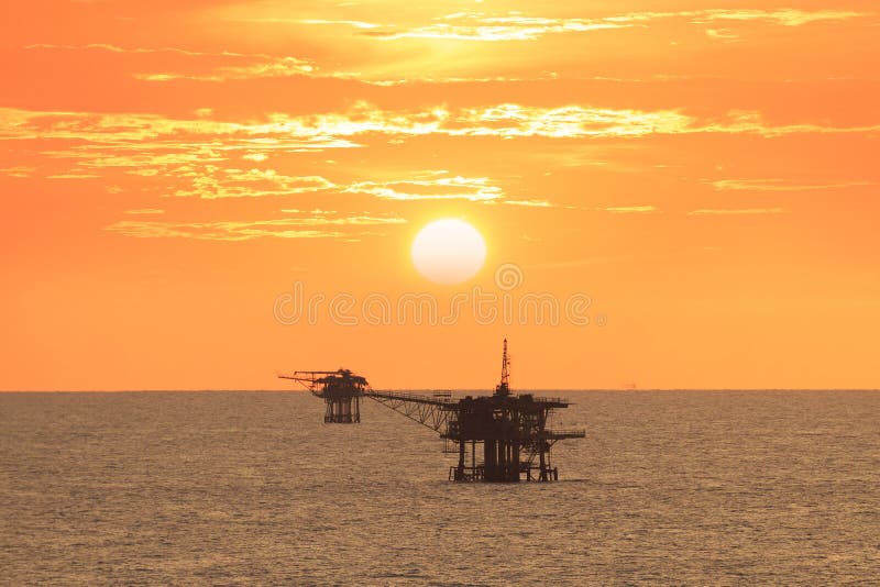 Beautiful Sun Set in the Middle of the Ocean Stock Photo - Image of ...