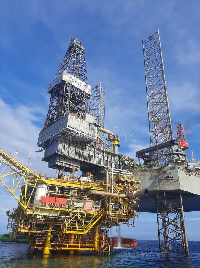 Deep Sea Rig Offshore Operations Editorial Stock Photo - Image of rigs ...
