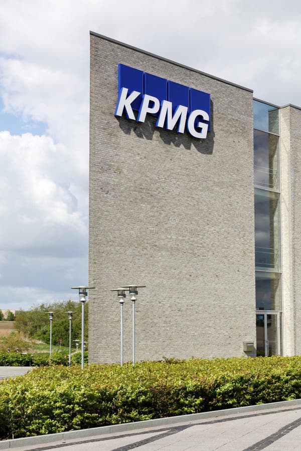 Logotipo De KPMG En Una Fachada Foto de archivo editorial - Imagen de ...
