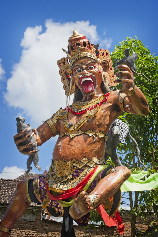 Balinese Ogoh-ogoh Monster Am Balinese-neuen Jahr, Indonesien Stockbild ...