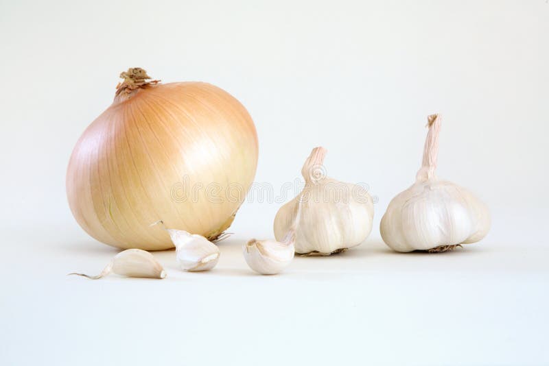 Oignon, Ail Et Huile D'olive Organiques Frais Image stock - Image du ...