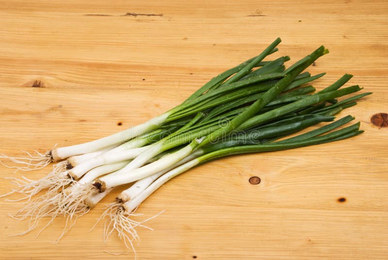 Oignon vert photo stock. Image du nourriture, entier, agriculture - 8502268