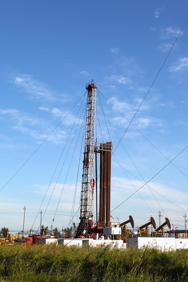 Oil Derrick stock image. Image of fuel, america, power - 34406773