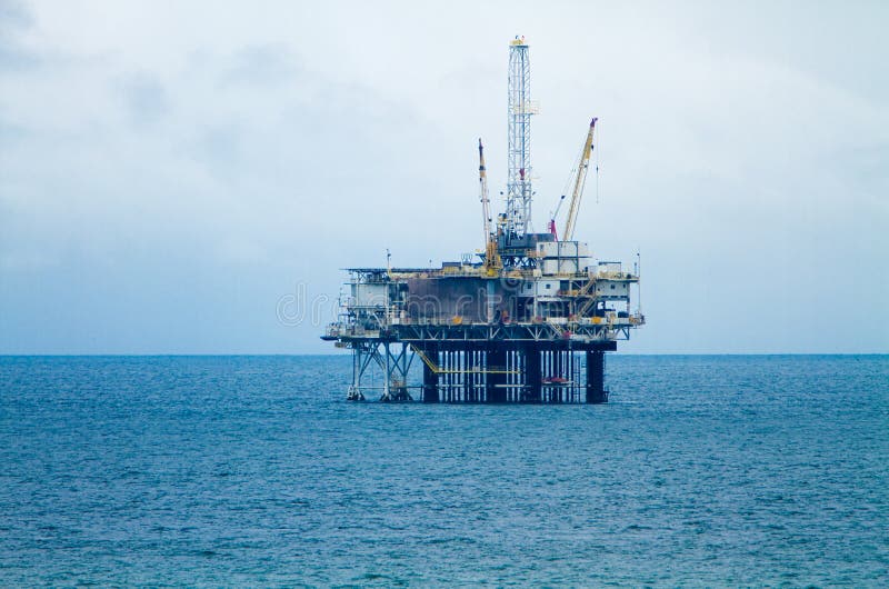 Oil Derrick and Platform on an Overcast Day Stock Image - Image of ...