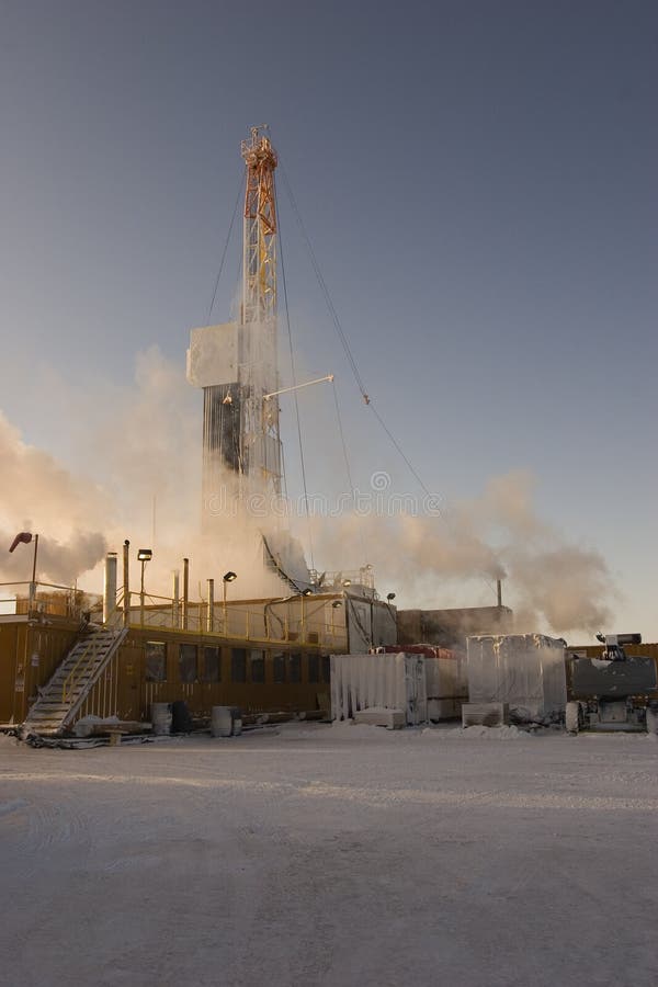 Oil Drilling Rig in the Arctic Stock Image - Image of tower, industry ...