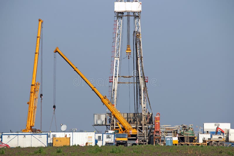 Drilling Rig editorial photography. Image of pump, power - 27028577